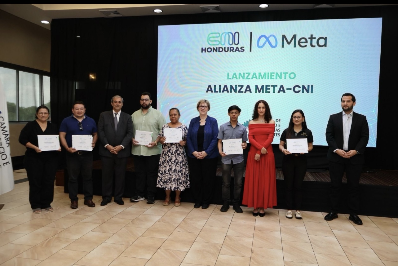 Emprendedores de San Pedro Sula refuerzan habilidades digitales bajo ...